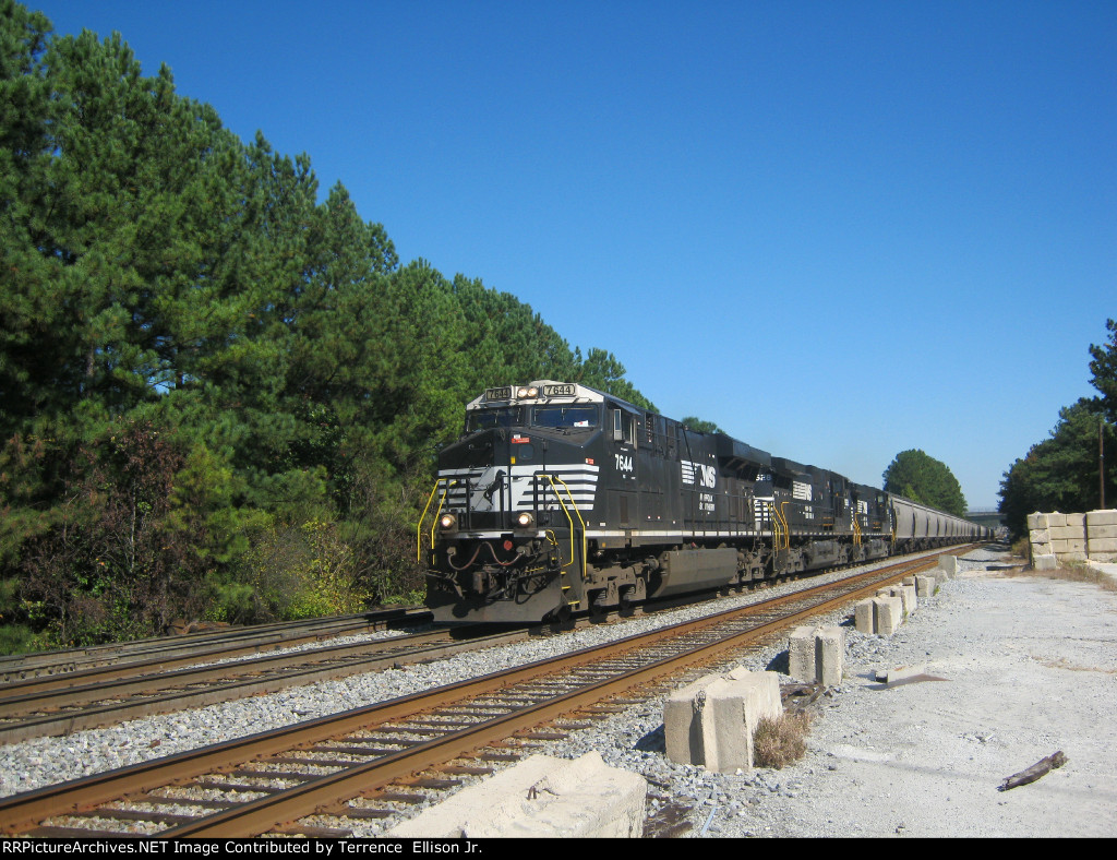 NS ES40DC 7644, and NS C40-9Ws 9628 & 9760